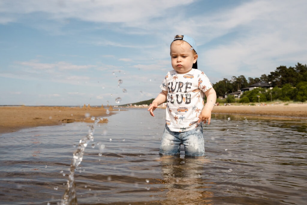 Outdoor Child Photography with Natural Light (2024 Guide)