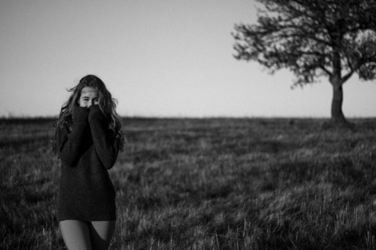 7 Simple Tips for Photographing People: Capture Genuine Emotions
