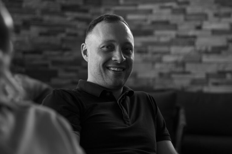 Side Lighting: Add Depth & Dimension to Your Photos (2024 Guide)